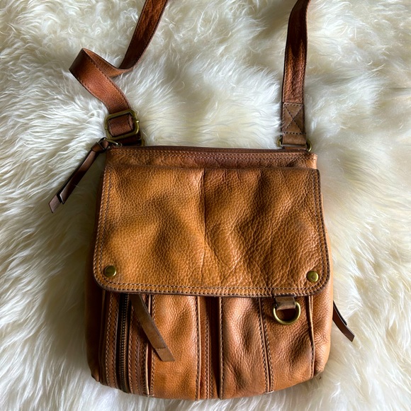 Fossil | Bags | Fossil Leather Crossbody | Poshmark